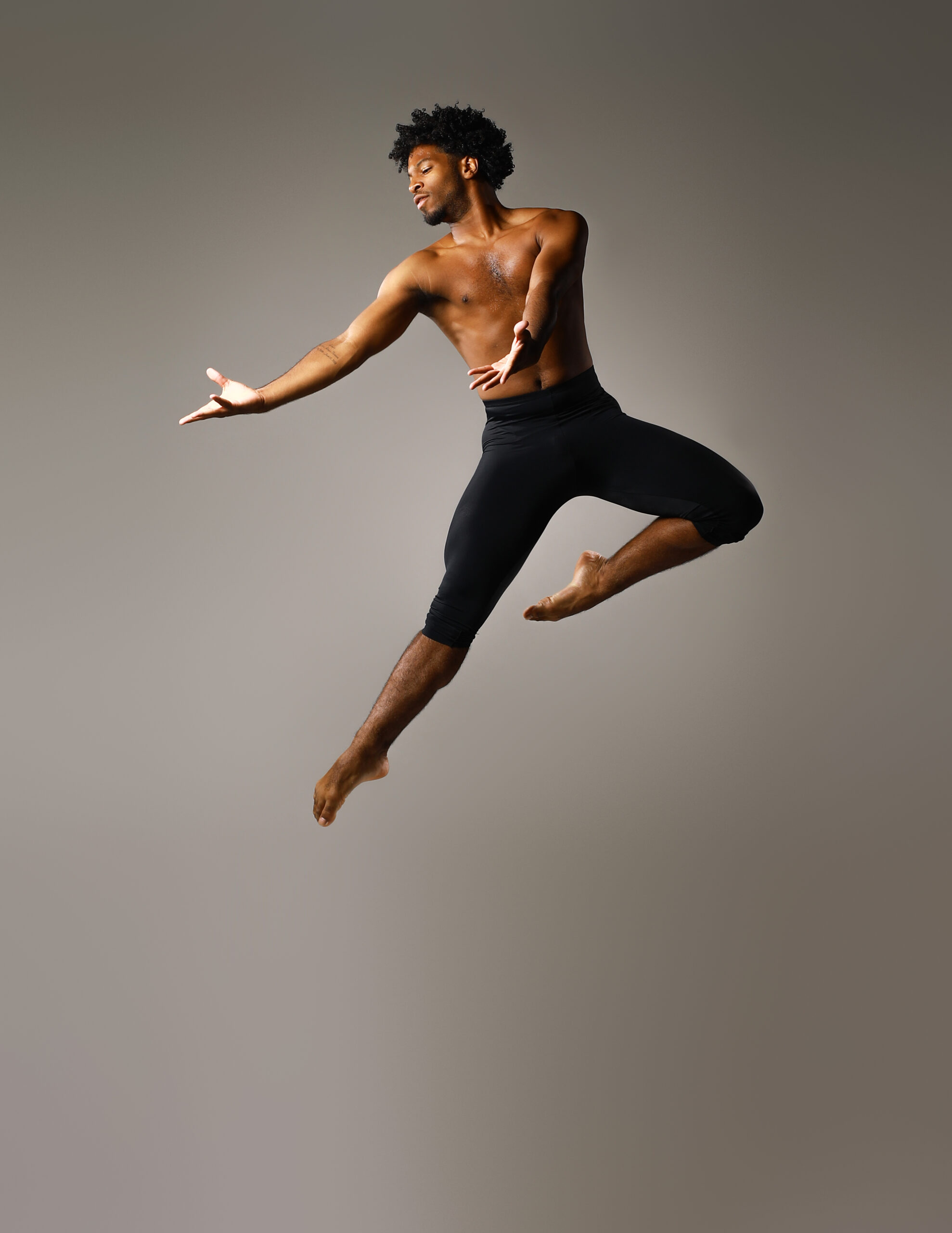 Alexander Thomas (he/him) | USC Glorya Kaufman School of Dance